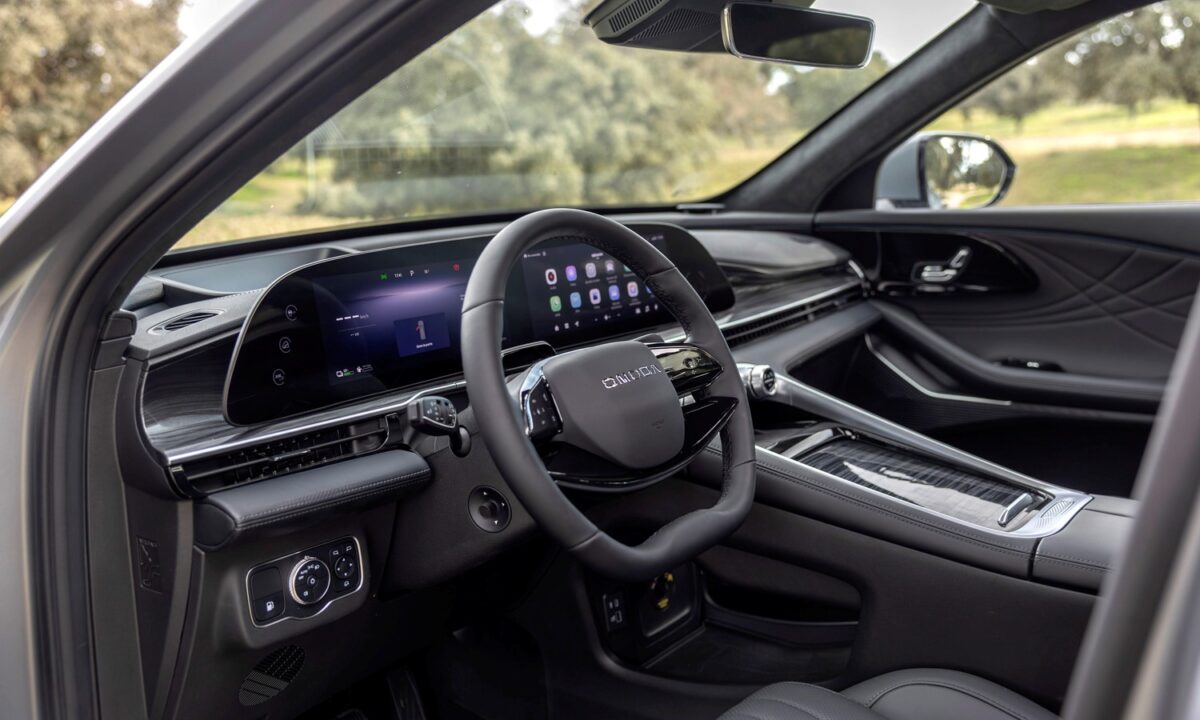 New Omoda 9 SHS: A plug-in hybrid SUV with up to 596 hp and 145 km of ...