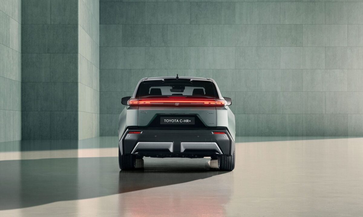 Toyota C-HR+ 2025: Nowy elektryczny SUV o zasięgu do 600 km