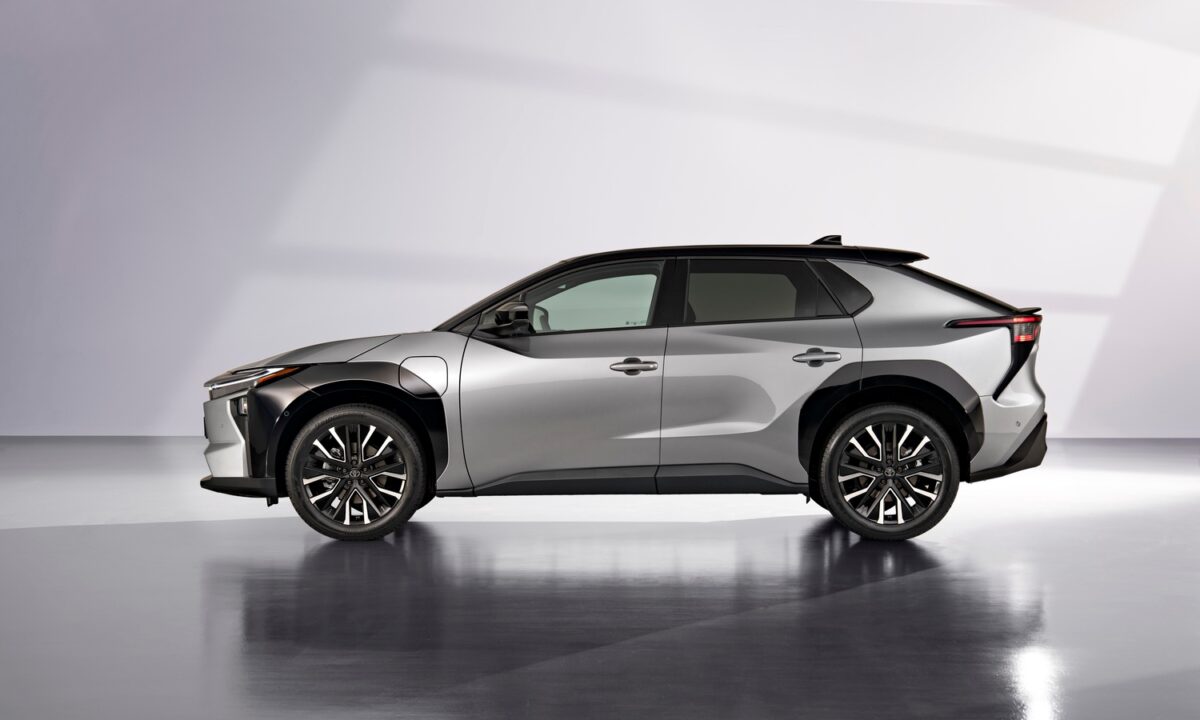 Toyota bZ4X 2025: Más autonomía, potencia y un diseño renovado