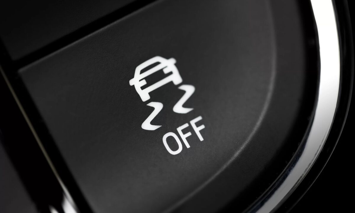 ESP: Wat is elektronische stabiliteitscontrole en hoe beschermt het uw ...