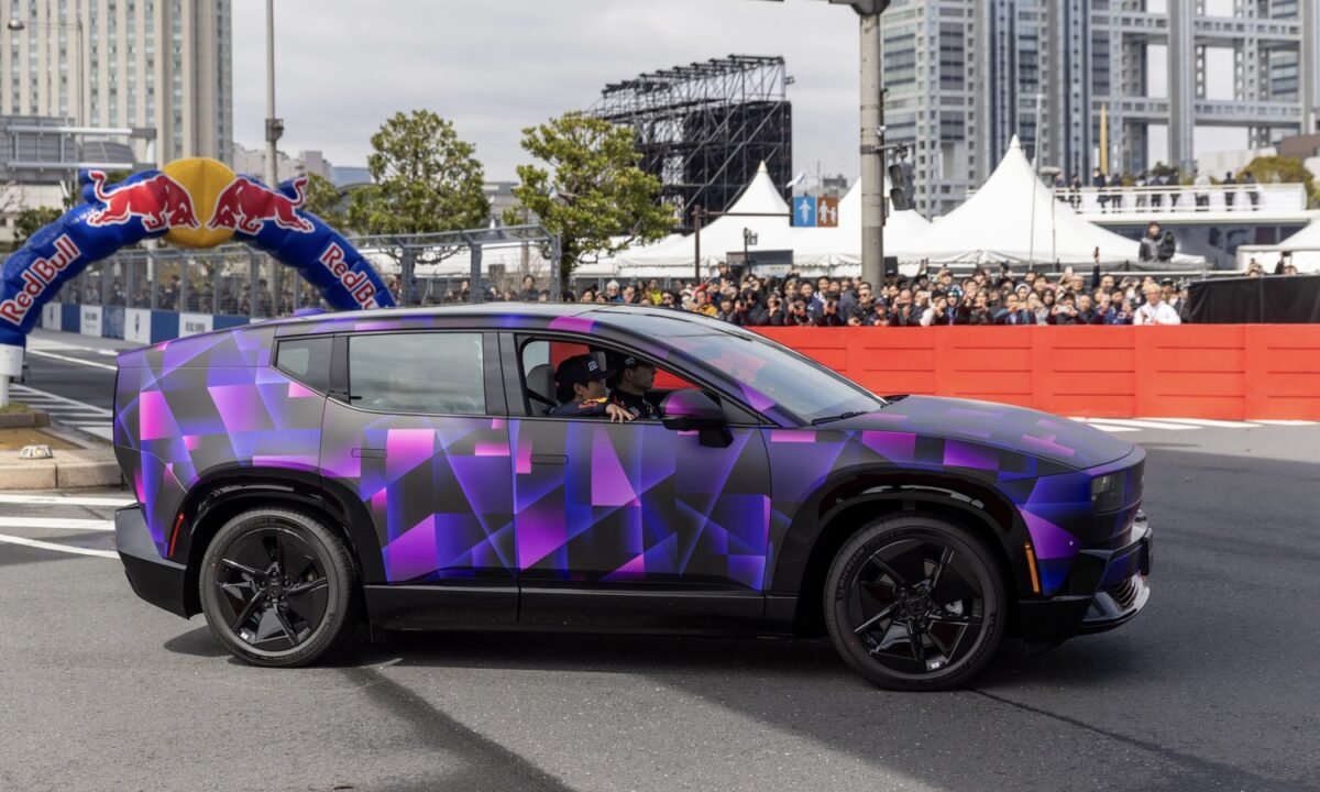 New images reveal the camouflaged Honda O SUV Prototype undergoing testing.