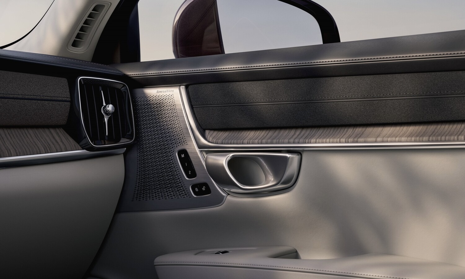 El renovado Volvo S90 2025 redefine el lujo escandinavo con impulso híbrido y diseño actualizado