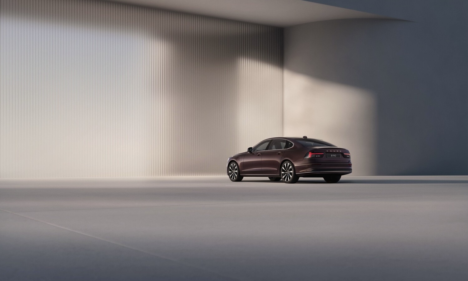 El renovado Volvo S90 2025 redefine el lujo escandinavo con impulso híbrido y diseño actualizado