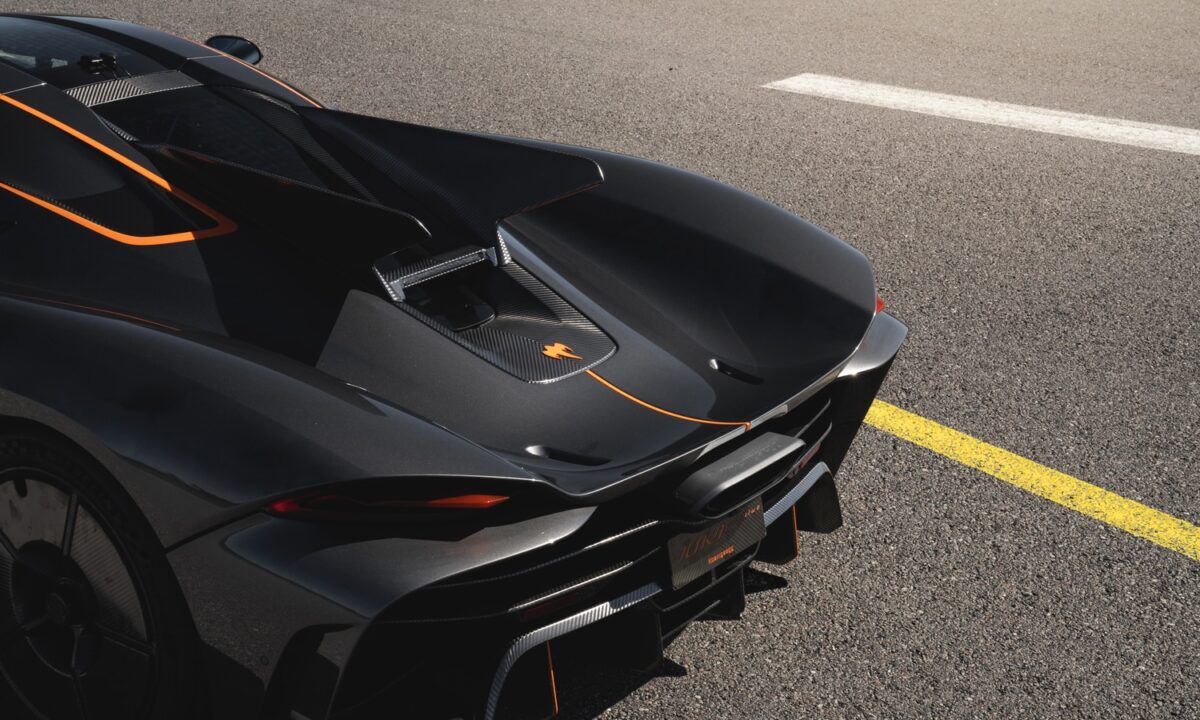 The Koenigsegg Jesko Absolut smashes the half-mile top speed record