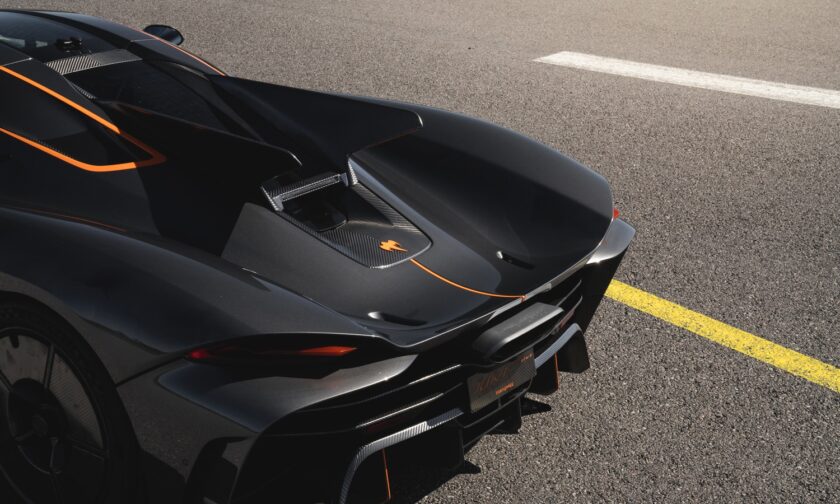 The Koenigsegg Jesko Absolut smashes the half-mile top speed record