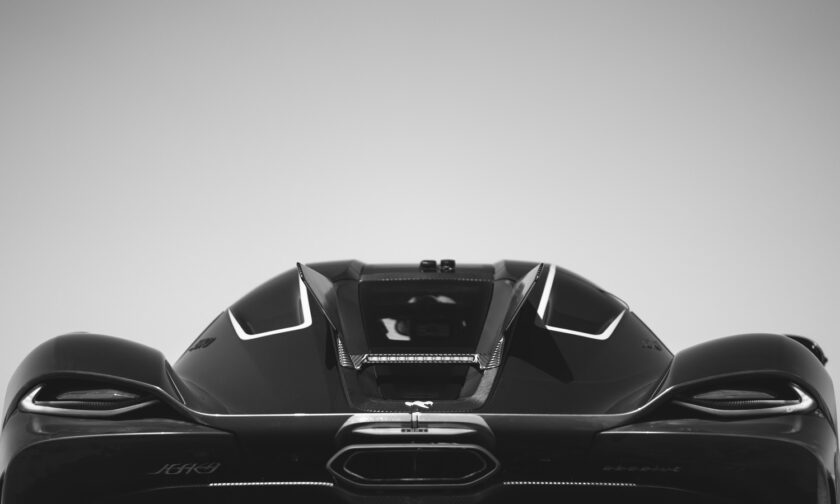 The Koenigsegg Jesko Absolut smashes the half-mile top speed record