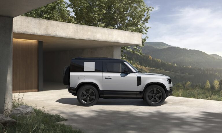 Land Rover updates the Defender: New details, more technology and ...