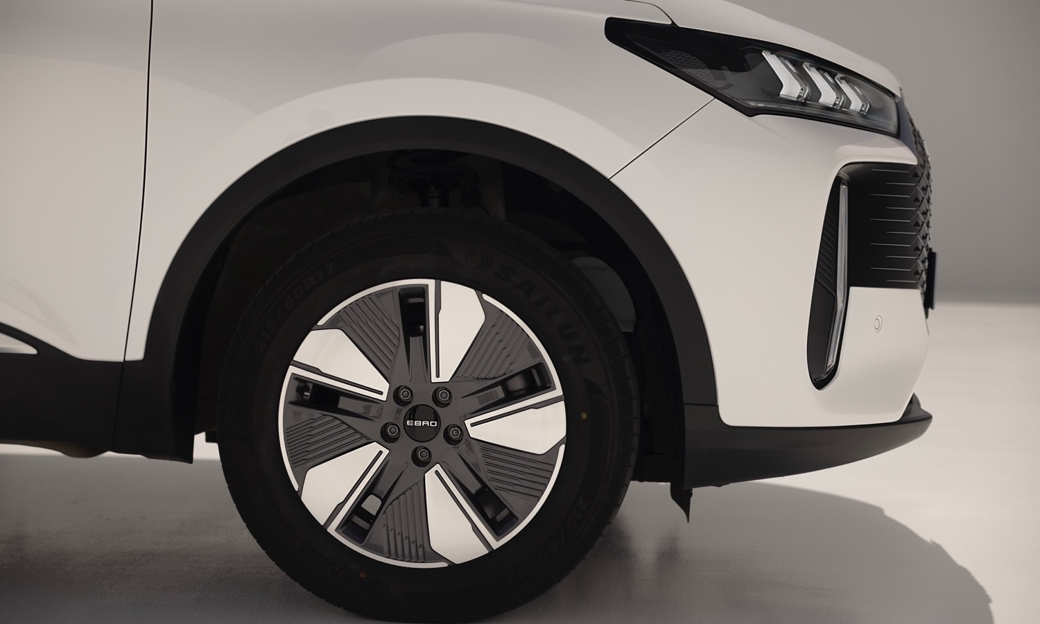 Nuevo Ebro S400: Todos los datos sobre el SUV híbrido español que ...