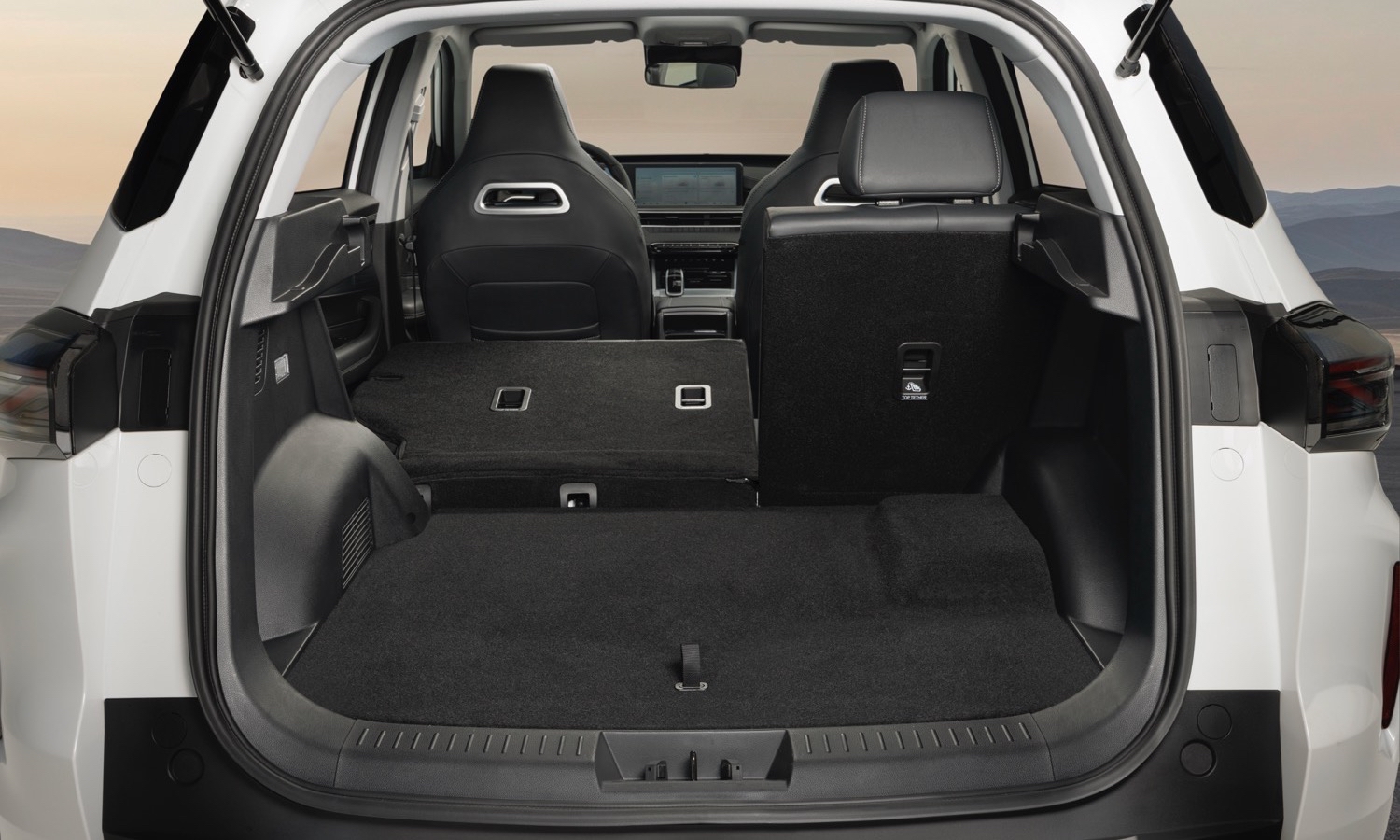 Nuevo Ebro S400: Todos los datos sobre el SUV híbrido español que ...