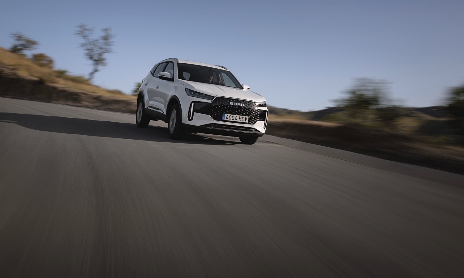 Nuevo Ebro S400: Todos los datos sobre el SUV híbrido español que ...