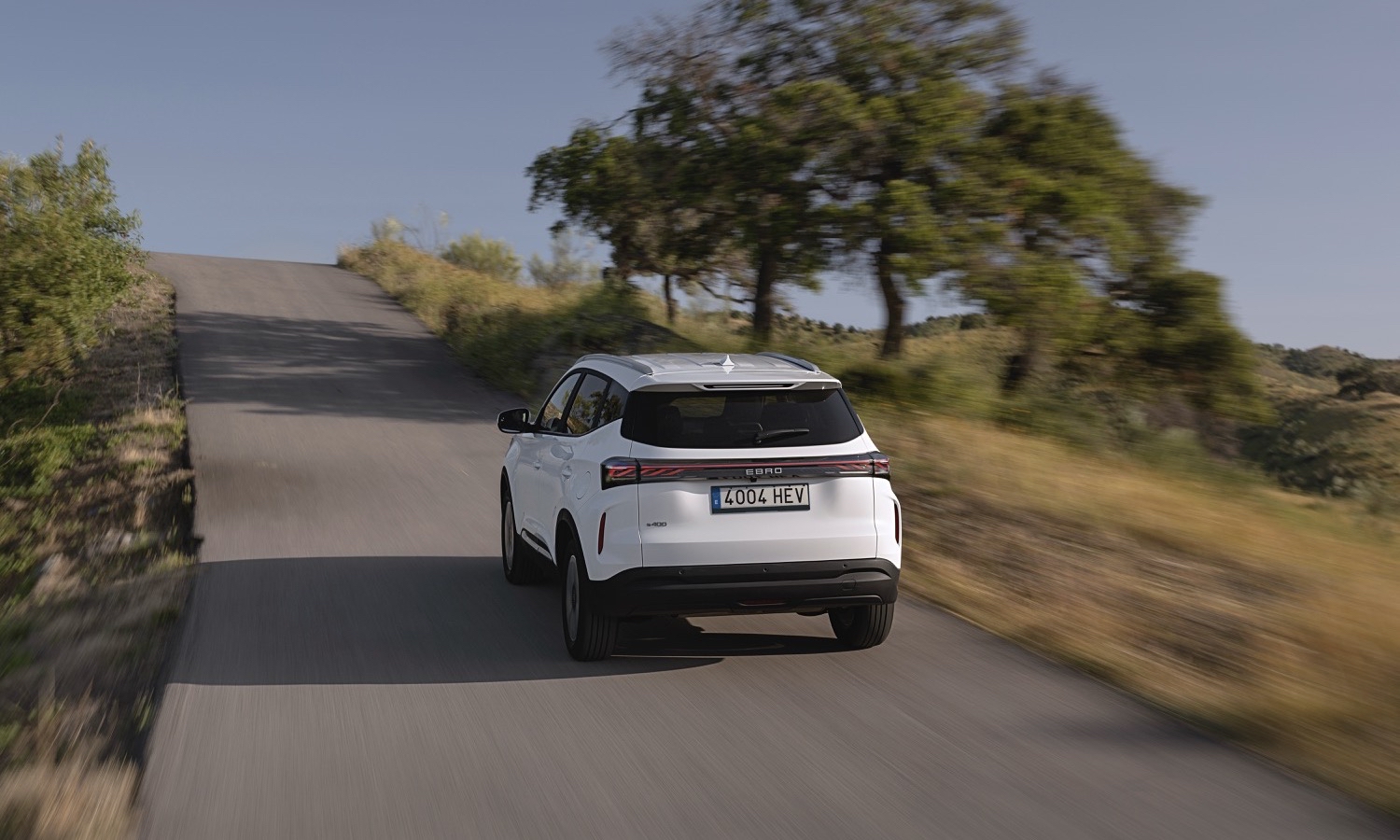 Nuevo Ebro S400: Todos los datos sobre el SUV híbrido español que ...
