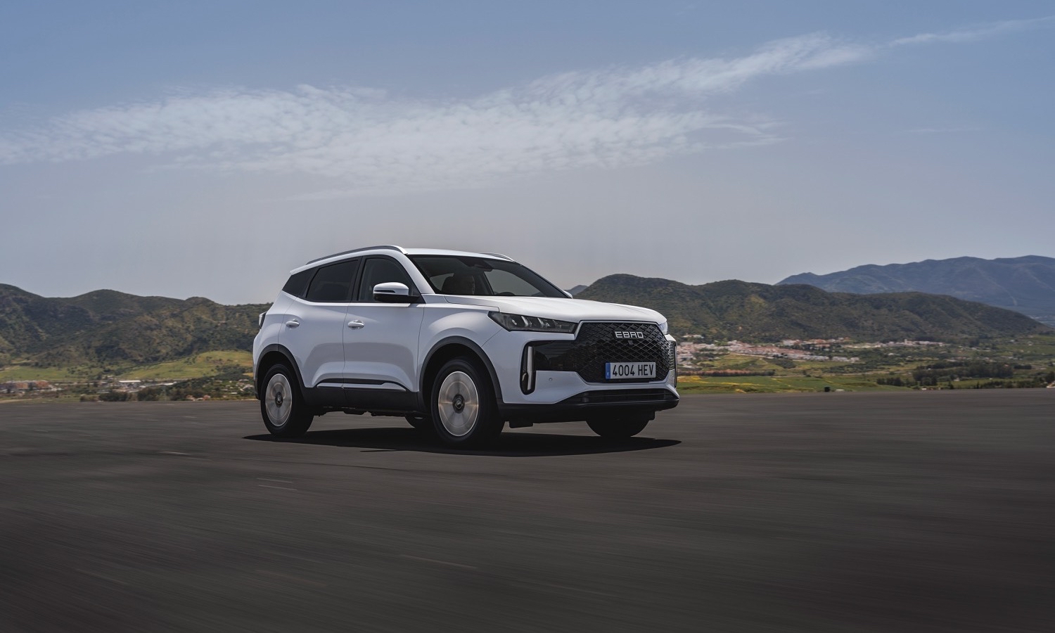 Nuevo Ebro S400: Todos los datos sobre el SUV híbrido español que ...