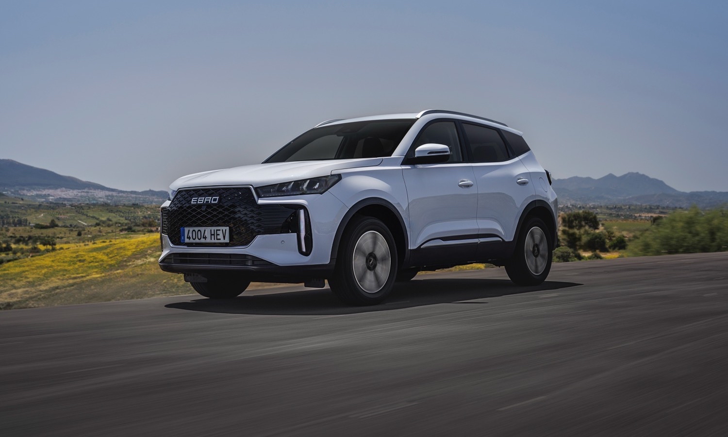 Nuevo Ebro S400: Todos los datos sobre el SUV híbrido español que ...