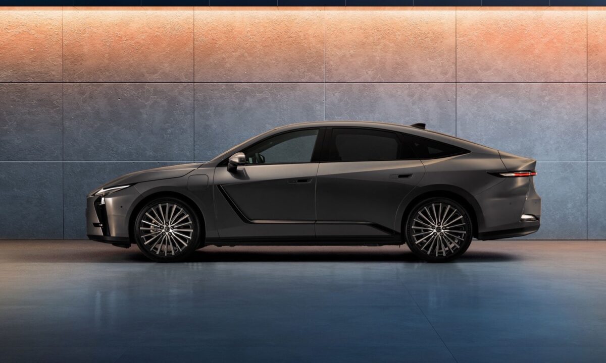 Nowy Lexus ES 2026: luksusowa limuzyna Lexusa trafia do Europy z ...