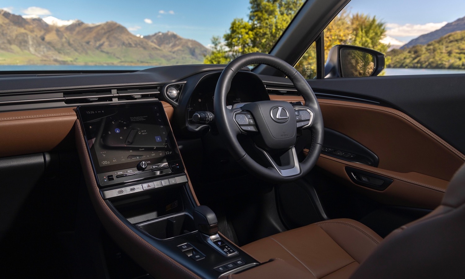 Nuevo Lexus LBX 2025: Híbrido, diseño premium y visión artística