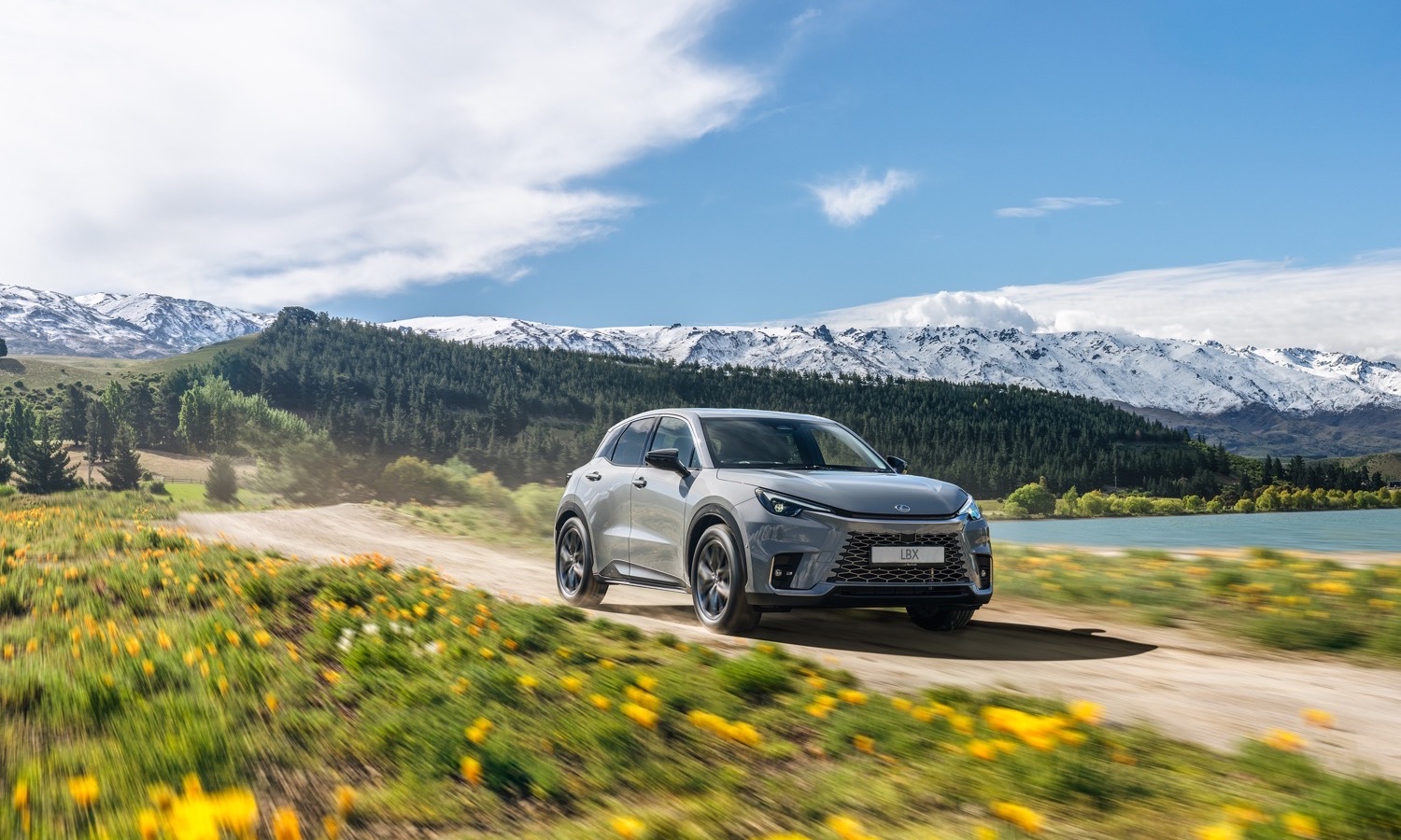 Nuevo Lexus LBX 2025: Híbrido, diseño premium y visión artística