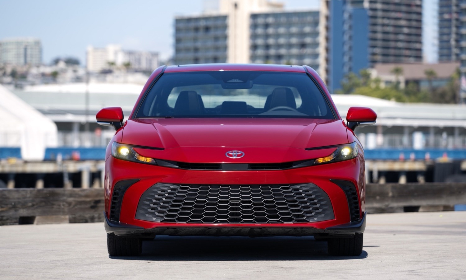 El Toyota Camry 2026 Estrena La Edición Nightshade Y Nuevas Opciones