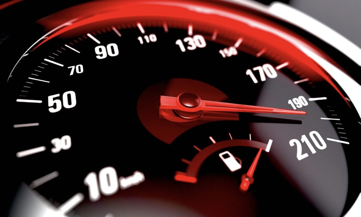 Why the speedometer of the car does not indicate the real speed?
