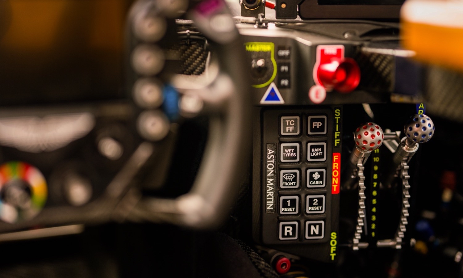 Aston Martin Valkyrie LM: El hypercar de Le Mans llega a solo 10 ...