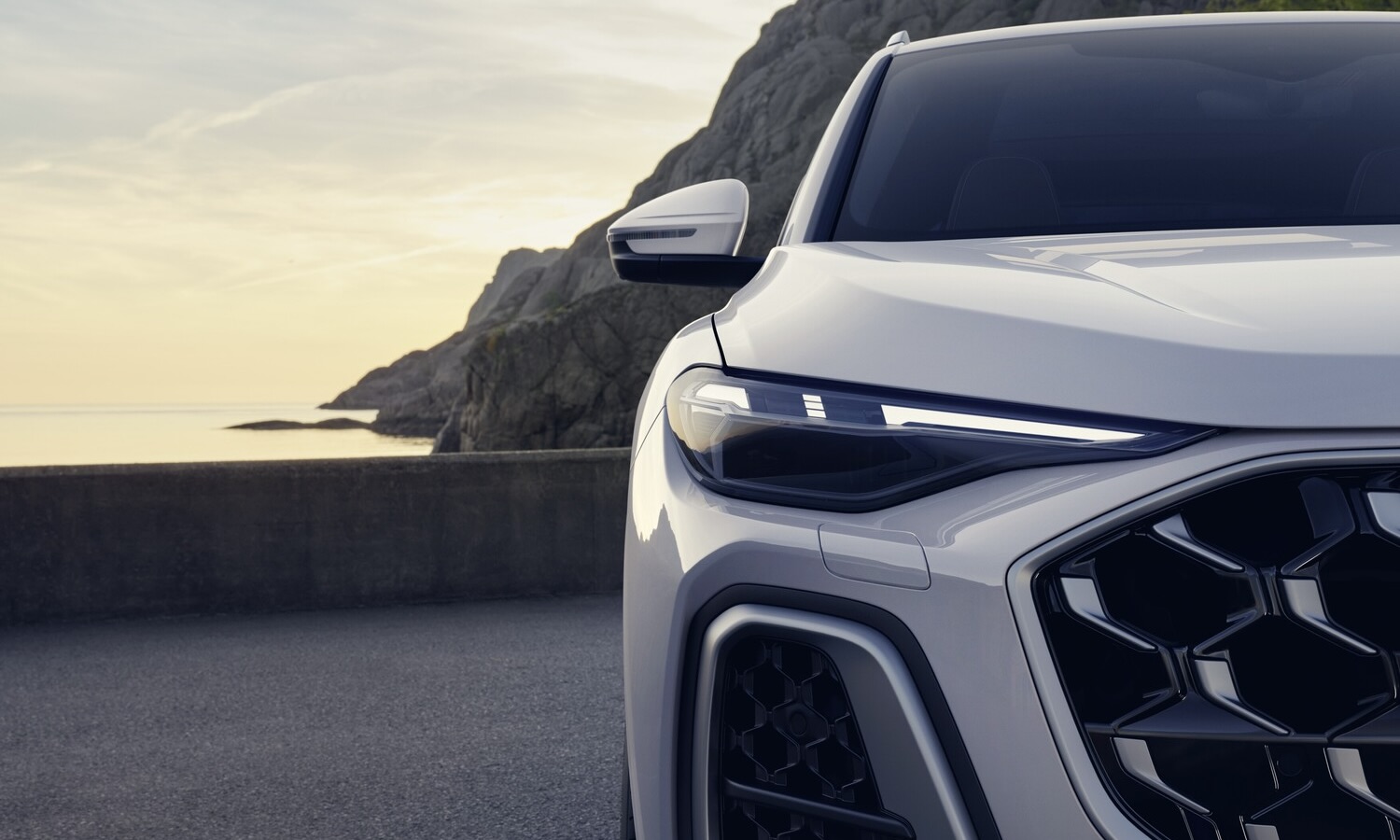 Nowe Audi Q5 e-hybrid: Wszystkie najważniejsze cechy hybrydowego SUV-a typu plug-in tej marki o ...