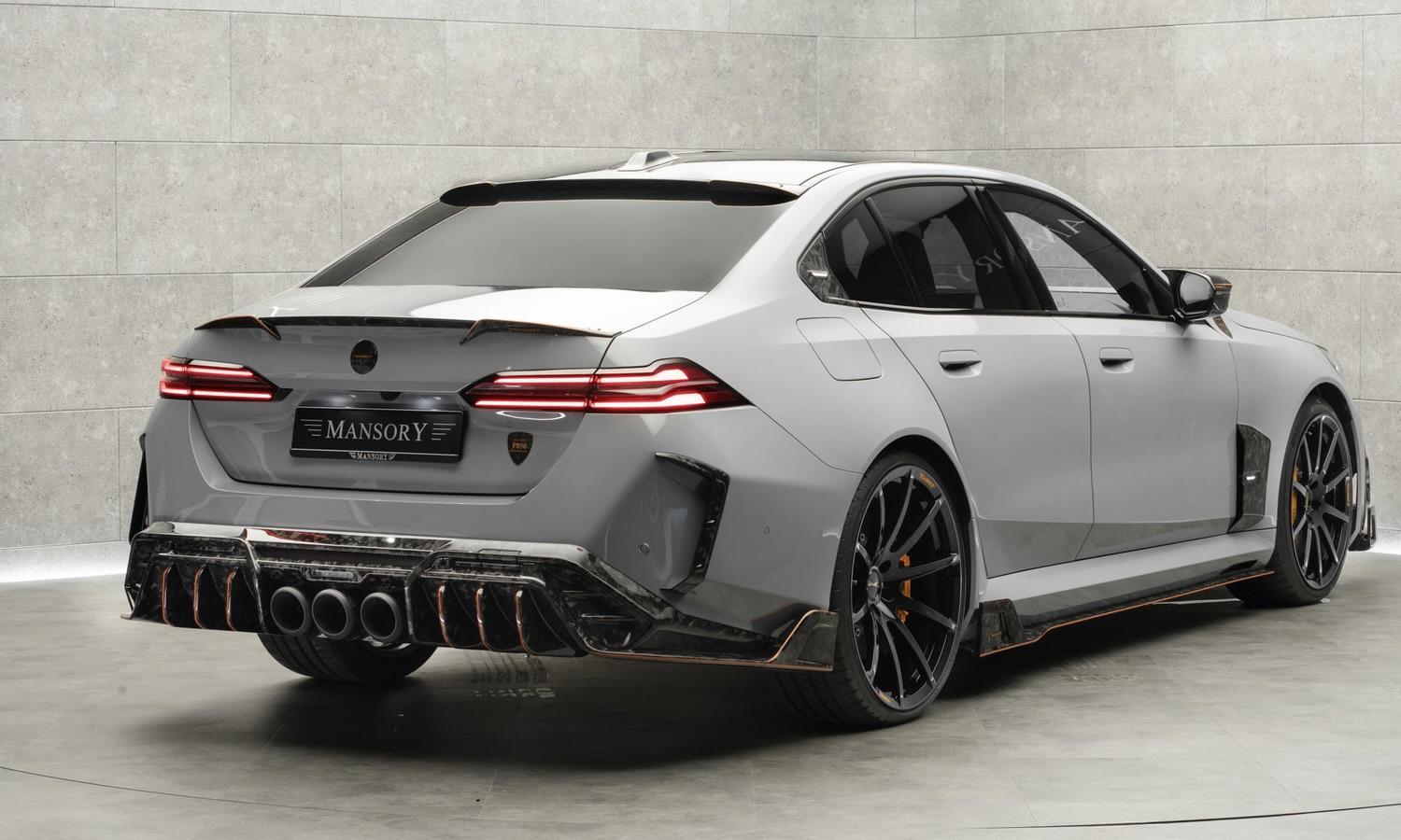 Mansory y su interpretación del BMW M5 G90: fibra de carbono ...