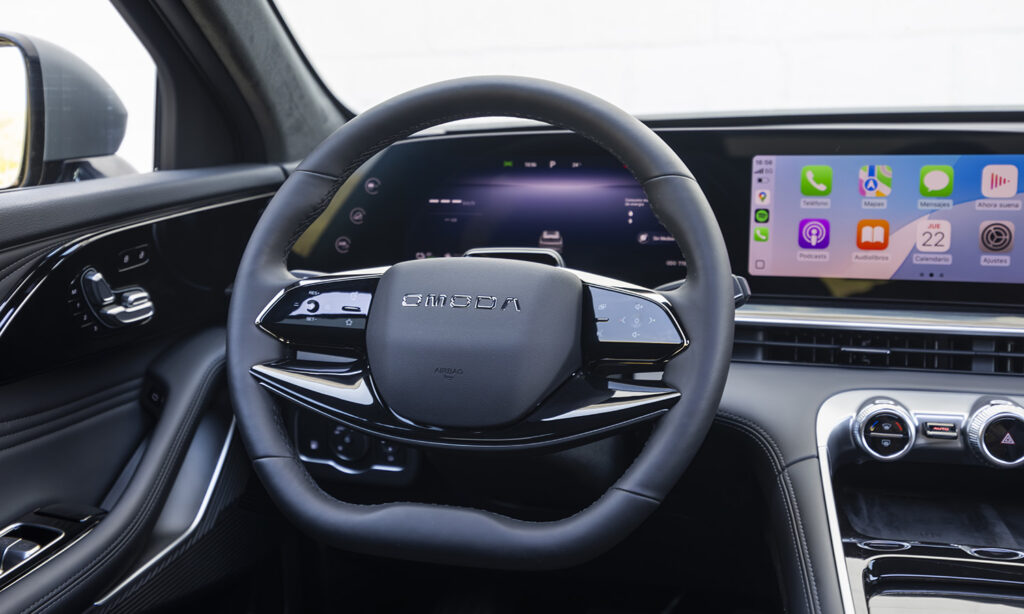 Test drive the Omoda 9 SHS, a 537 hp super hybrid with a quiet approach ...