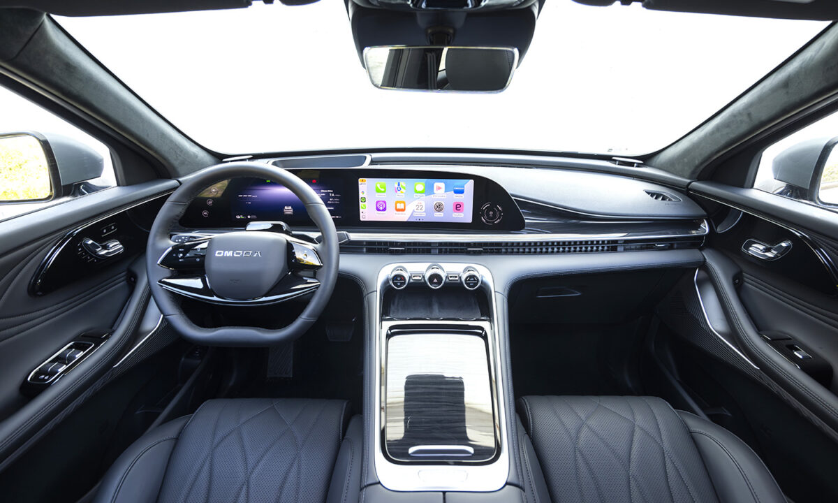 Maak een proefrit met de Omoda 9 SHS, een 537 pk sterke superhybride ...