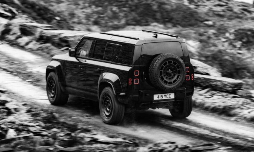Land Rover Defender OCTA Black: Radikaler Luxus in absolutem Schwarz