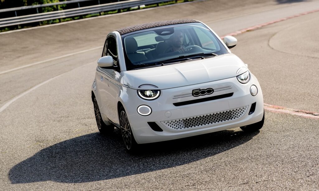Bagong Fiat 500 Hybrid: Produksyon, mga teknikal na detalye, at ...