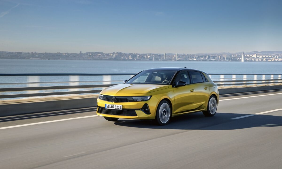 Opel Astra PHEV: Neue, effizientere Plug-in-Hybrid-Version mit 196 PS