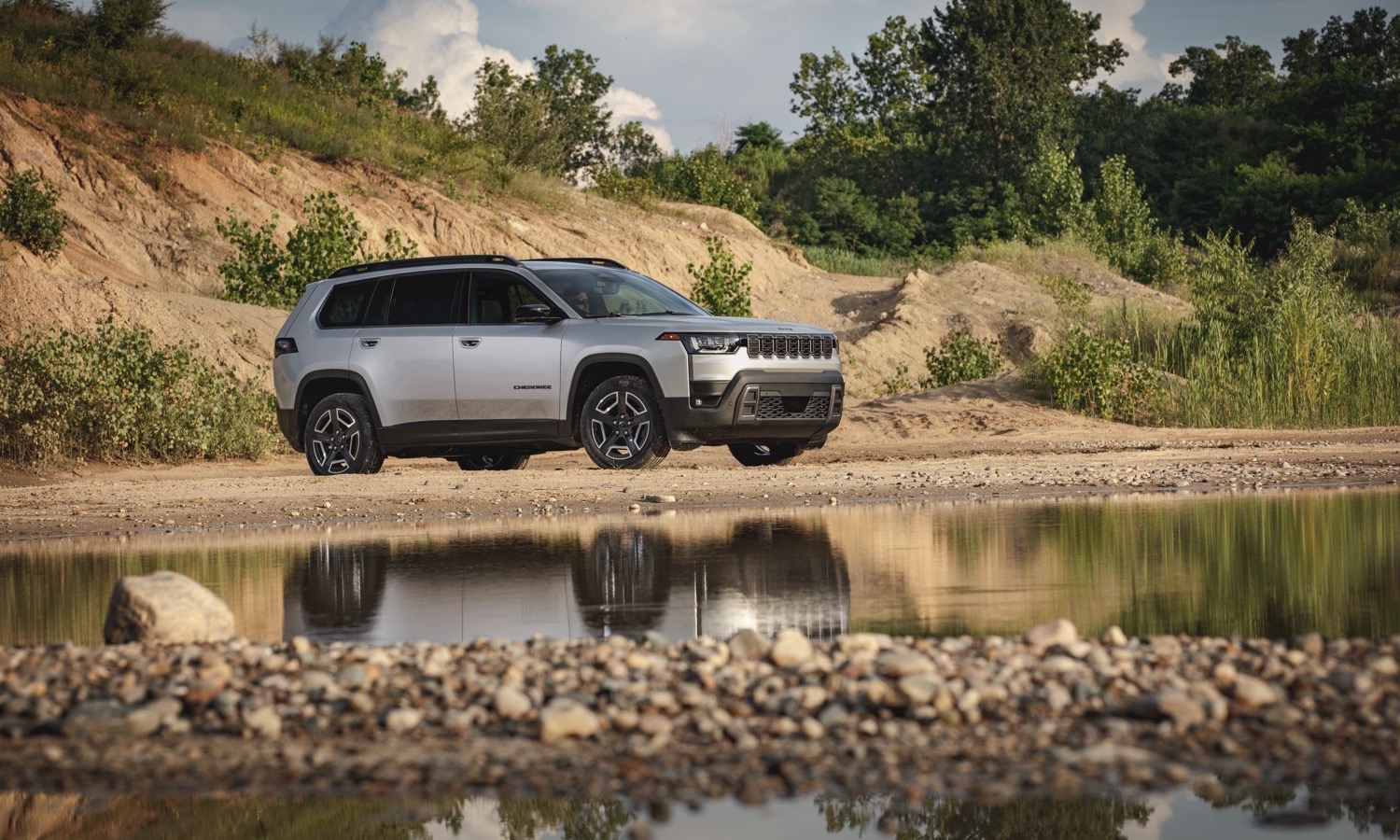 Nuevo Jeep Cherokee 2026: híbrido, más grande y aún mejor 4×4