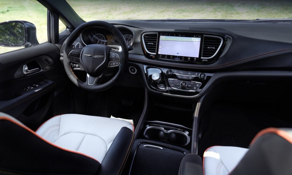 Chrysler Pacifica Grizzly Peak: la minivan que se va de aventura en EEUU