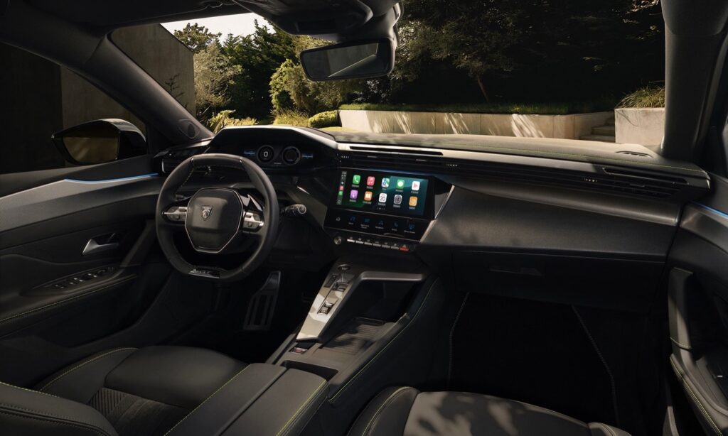 Peugeot 308 2025: aesthetic restyling, updated engines, and more technology