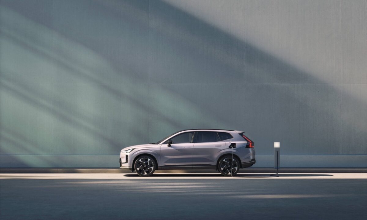 Volvo XC70 2025: Der legendäre XC70 wird als PHEV-SUV mit großer Reichweite wiedergeboren