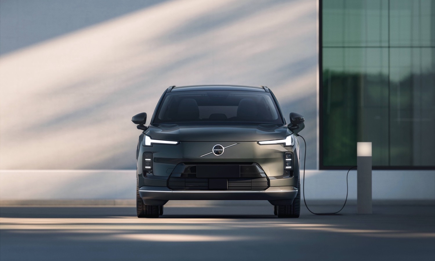 Volvo XC70 2025: el mítico XC70 renace como un SUV PHEV de gran autonomía