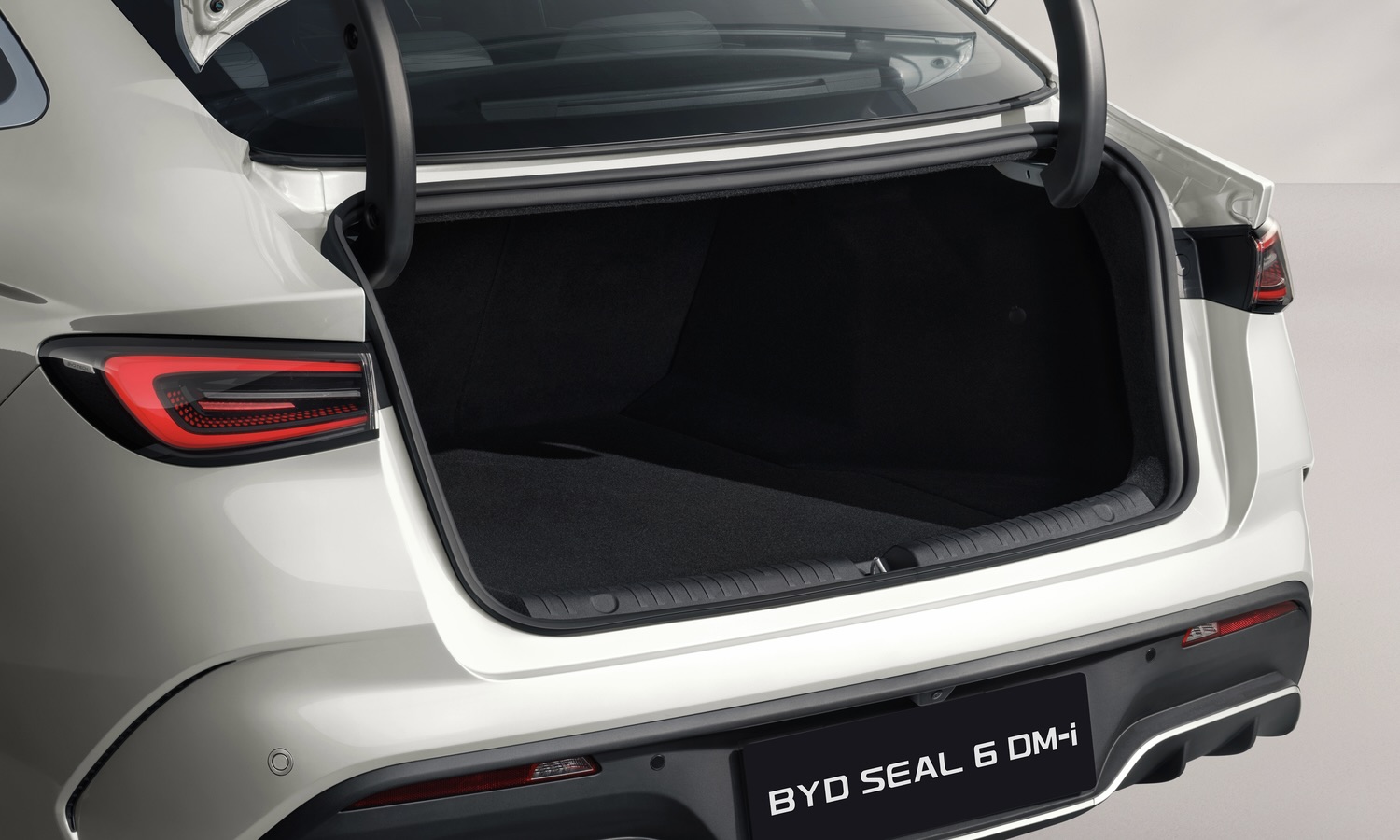 BYD Seal 6 DM-i Limousine und Touring: Alles über die BYD PHEV ...