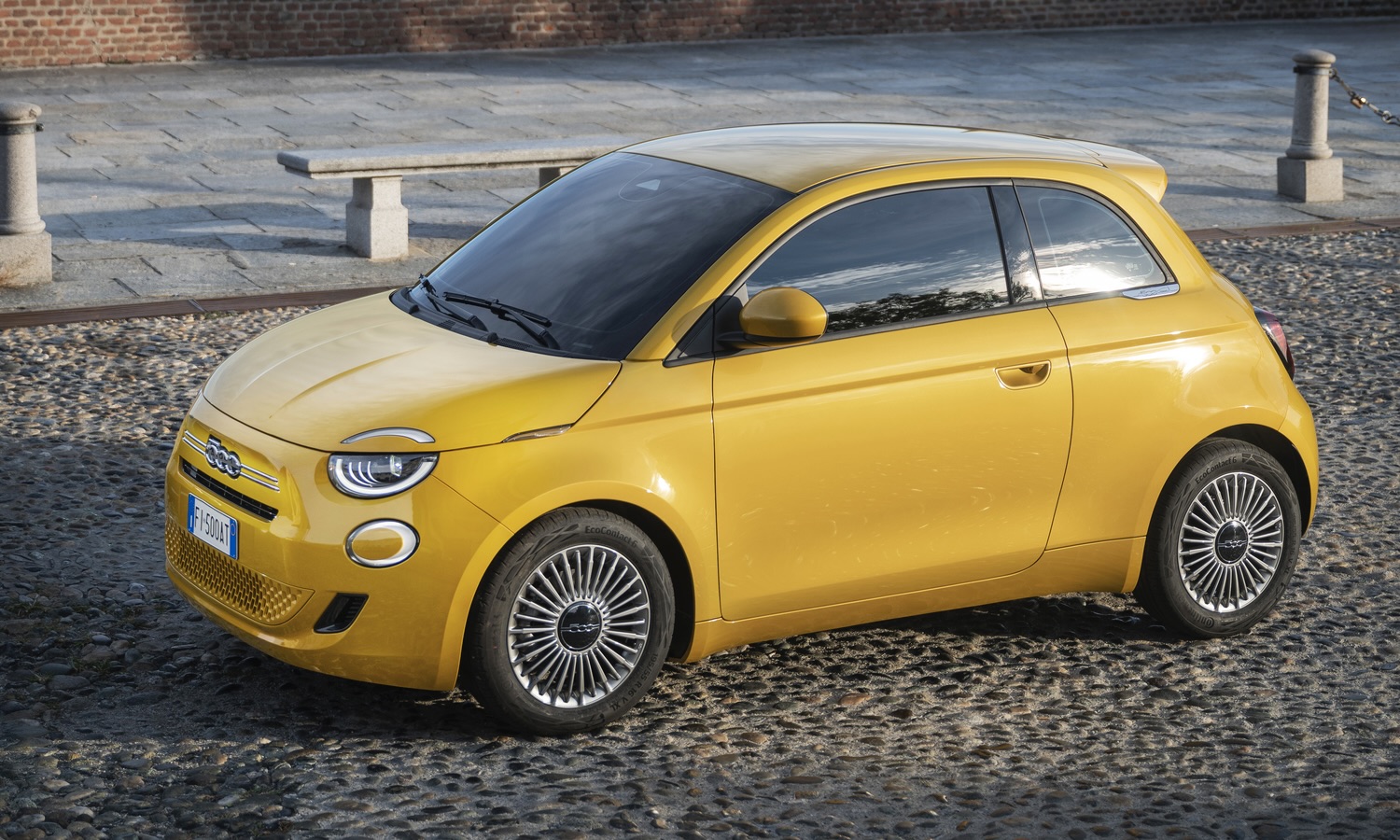 Fiat 500 Hybrid Torino : la citadine la plus emblématique d'Italie ...