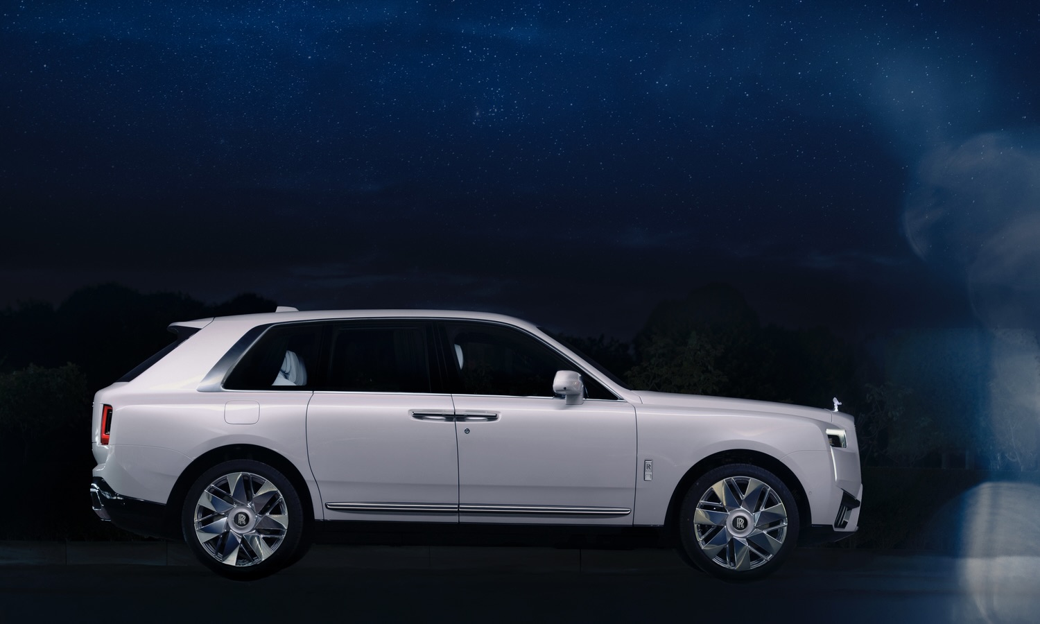 Rolls Royce Cullinan Cosmos: un techo único para mirar las estrellas