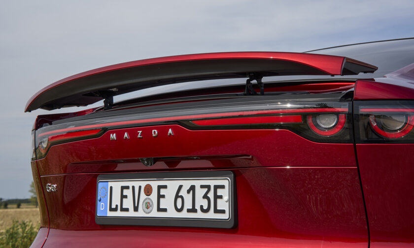 RAESR Tachyon Speed，1.260 马力的电动超级跑车