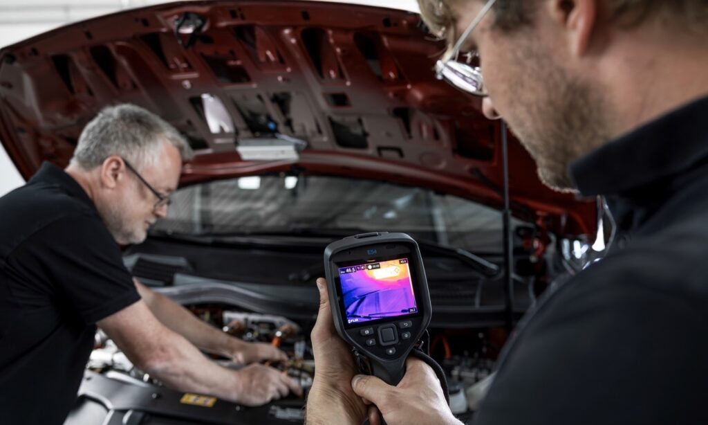 Mercedes-Benz ELF: Mobile Charging and Energy Laboratory for Electric ...