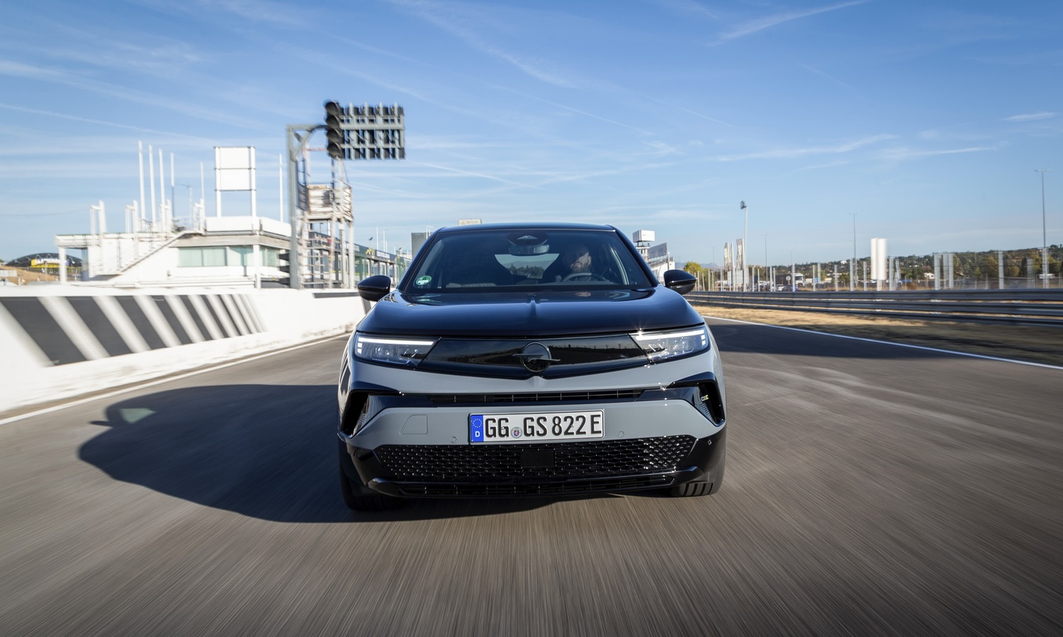 Opel Mokka GSE získává ocenění Zlatý volant jako nejlepší malý elektromobil