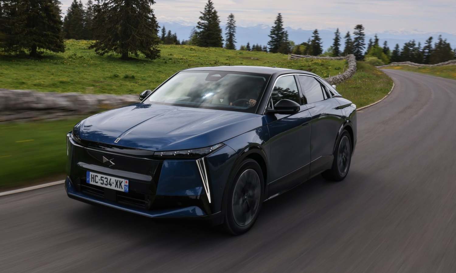 DS Nr. 8: Das elektrische Coupé, das den Takt für den „neuen“ DS vorgibt