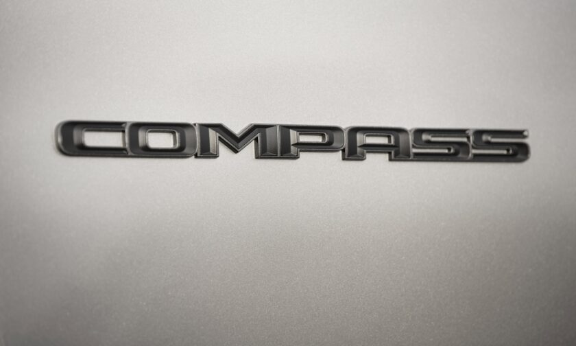 The new Jeep Compass PHEV now has official prices in Spain.