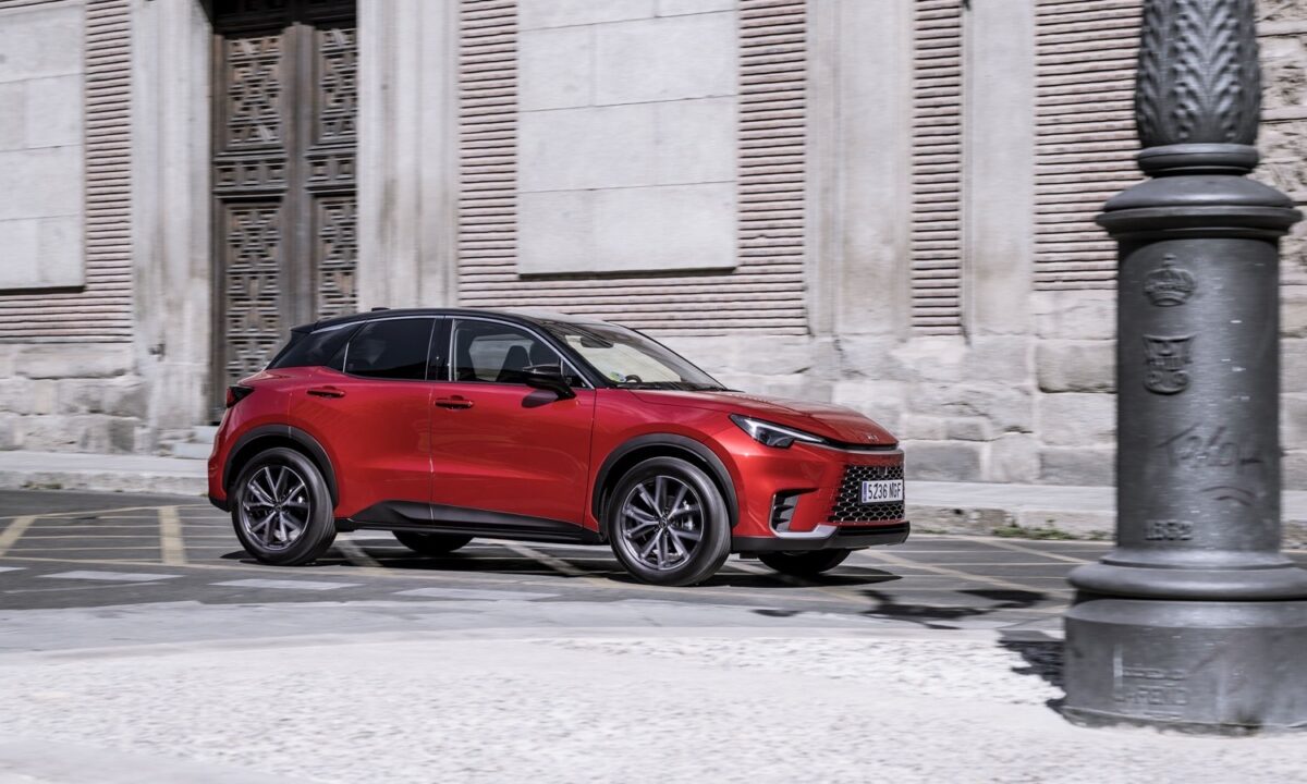 Lexus LBX 2026: aanbod, uitrusting en prijzen in Spanje