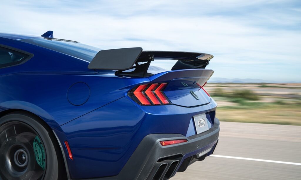 Ford Mustang Dark Horse SC, ang bagong matinding hakbang mula sa pony car