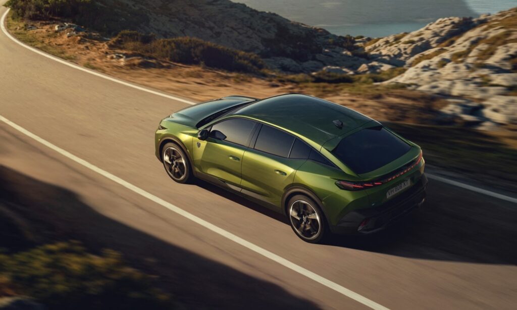 Nový Peugeot 408: velká modernizace pro elektrifikovaný kompaktní fastback