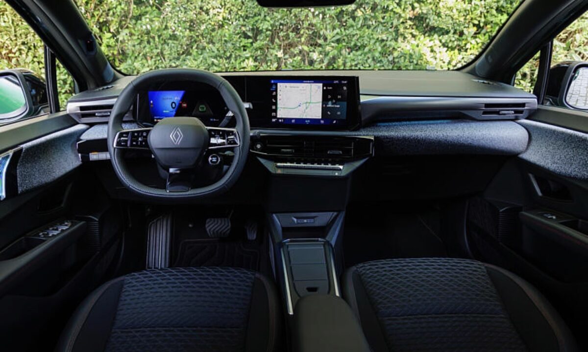 New Renault Clio: refreshed design, more technology and efficient engines