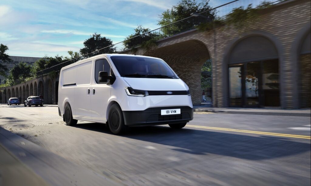 Der Ford Transit City, der neue elektrische Stadtvan von Ford Pro, ist ...