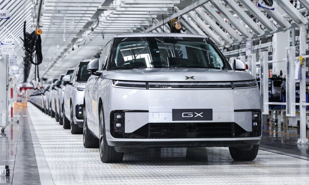 Xpeng pone en marcha el primer robotaxi de nivel 4 producido en serie ...