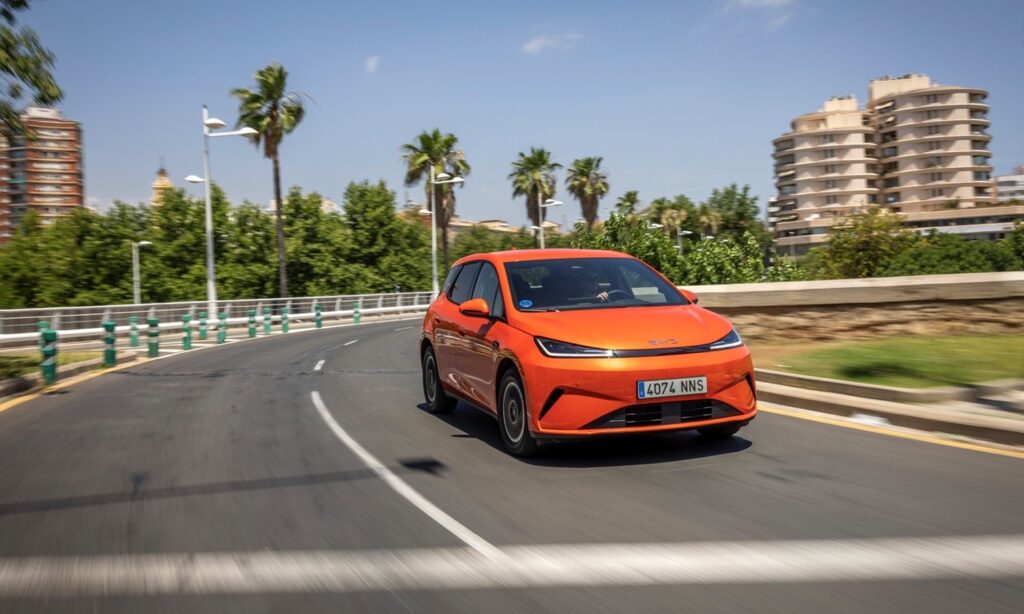 The future of B-label cars in Spain: restrictions, schedule, and ...
